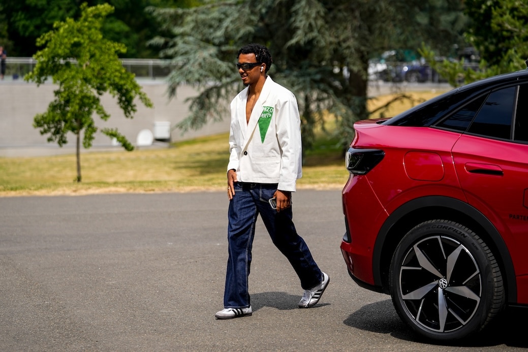 Equipe de France : les looks "fashion" de Jules Kounde