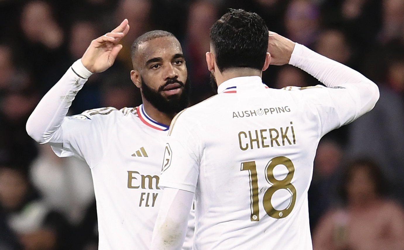 Transferts OL : Alexandre Lacazette et Rayan Cherki sur le départ